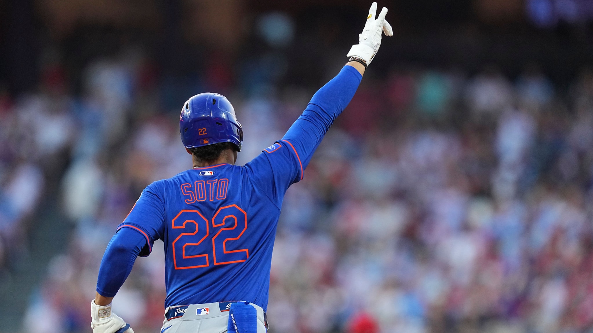 Mets' Mendoza Says Juan Soto 'Cares a Lot' amid Criticism, 'The Guy's Competing'