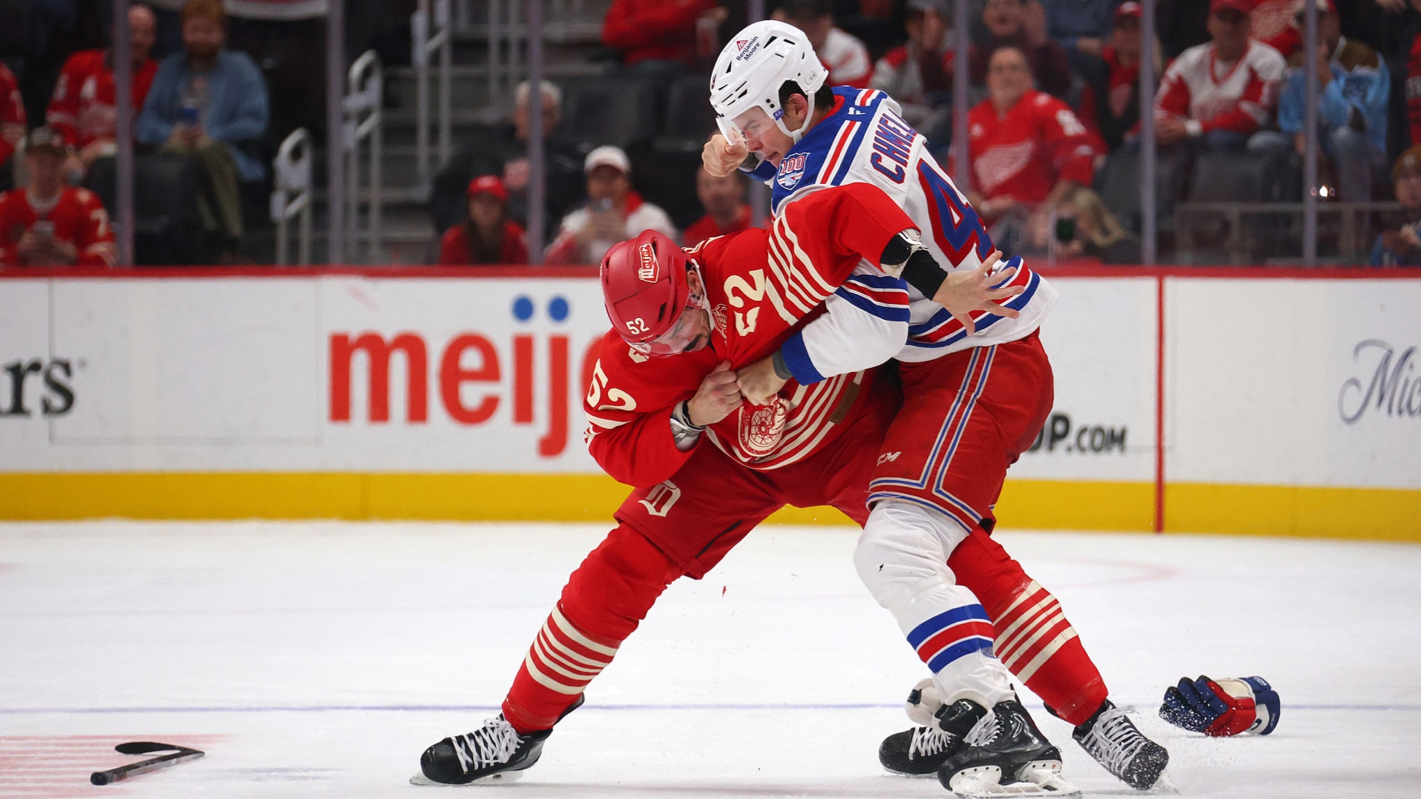 Ranking WWE Superstars Most Likely To Dethrone Cody Rhodes