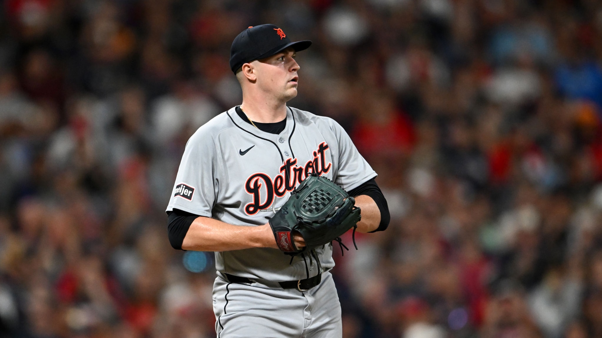 Yankees GM Brian Cashman Jokes He's a Meme In 'Sleep Out' Charity Viral ...