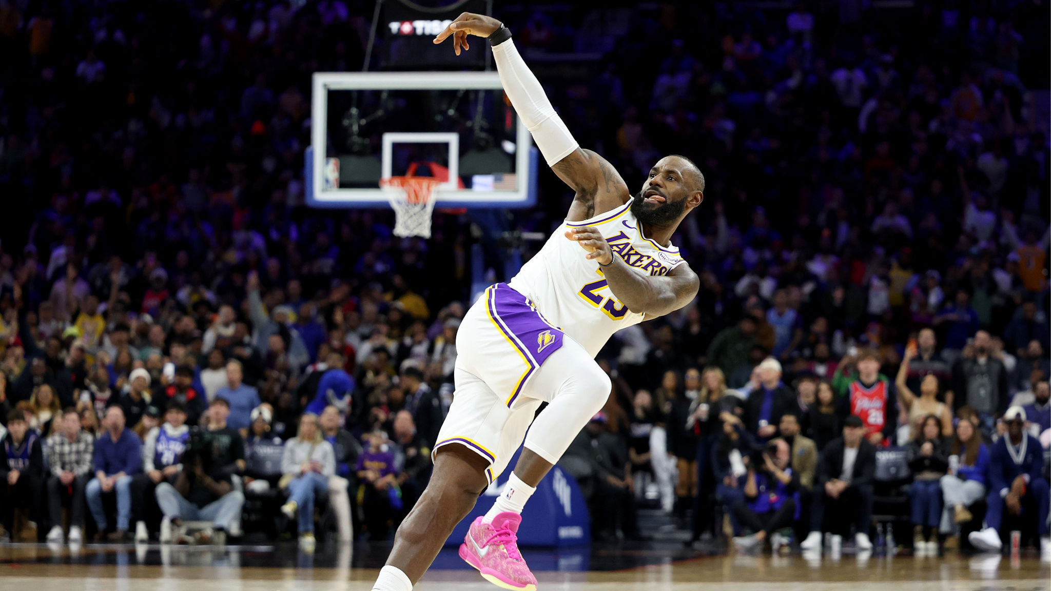 LeBron James Joins Taco Bell in Effort to End 'Taco Tuesday' Trademark ...