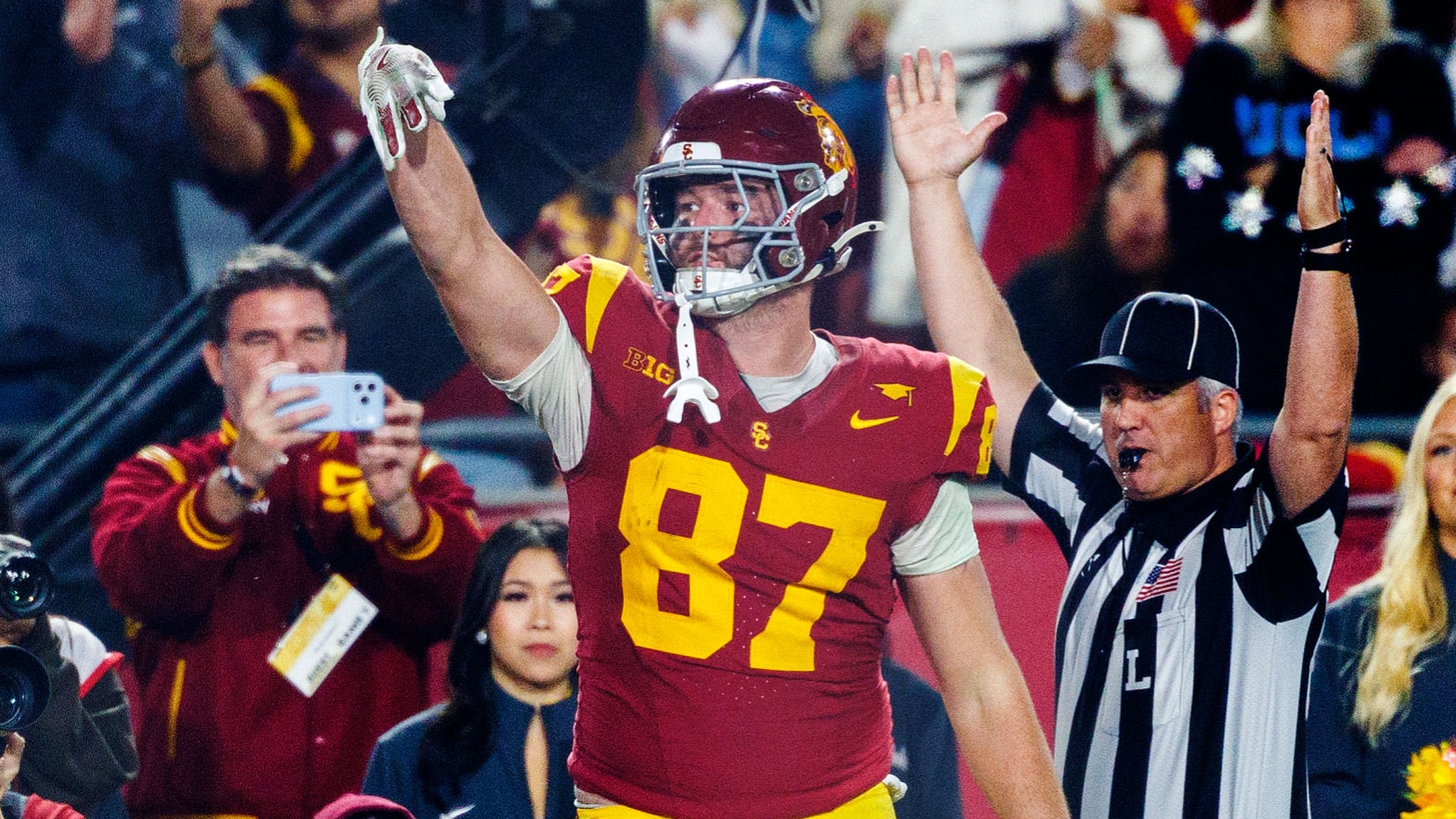 Carson Beck Transfers to Miami After Leaving Georgia, Declaring for ...