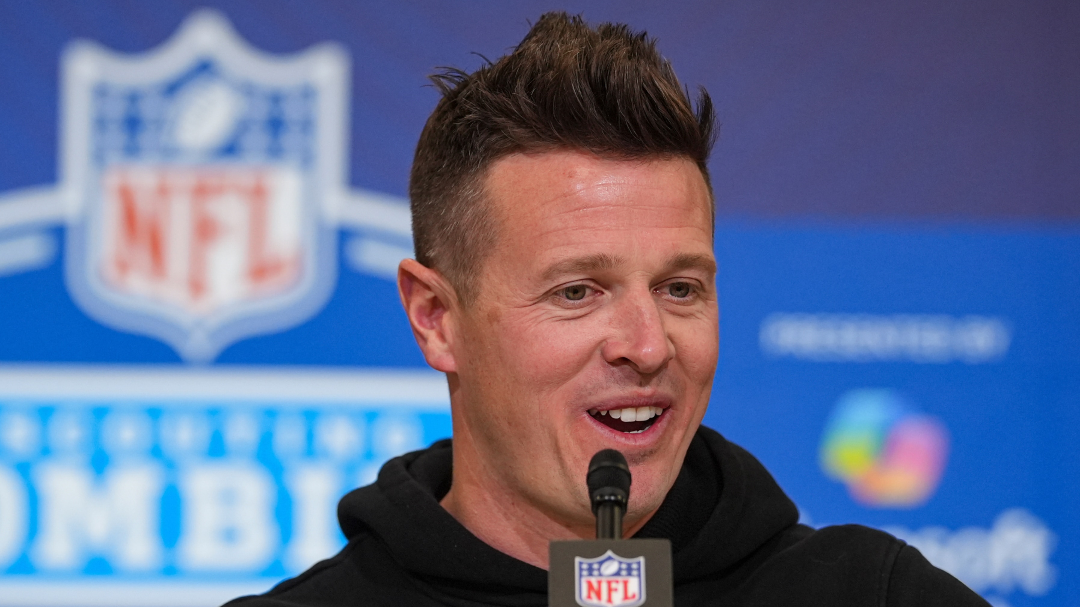 Saquon Barkley, Christian McCaffrey Headline Top-Selling NFL Jerseys ...