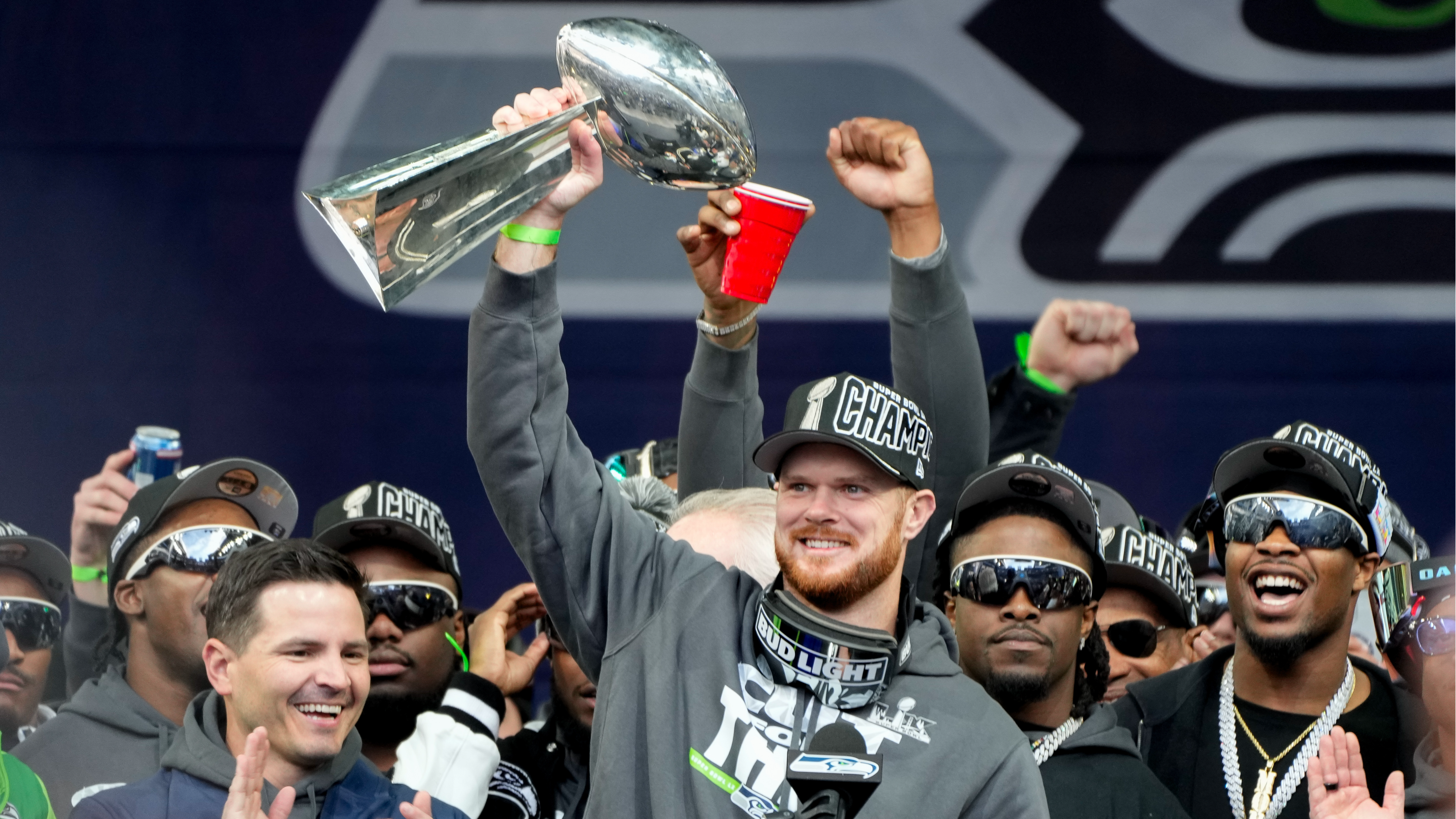 Kenneth Walker Signs Chiefs Contract After NFL Super Bowl MVP with ...
